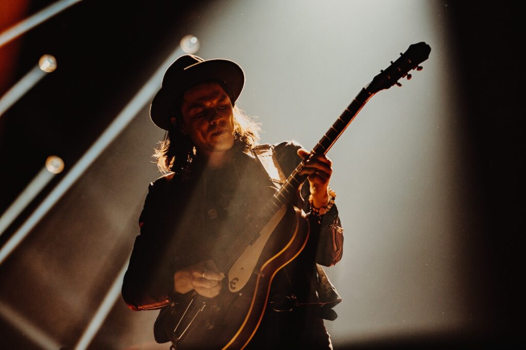 Live: James Bay Electrifies a Sold Out Crowd at London's OVO Arena ...