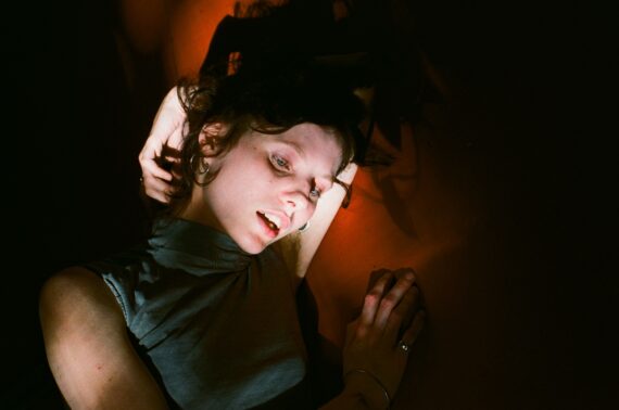Interview: Clara Mann Finds Hope in the Spaces Between on ‘Rift ...