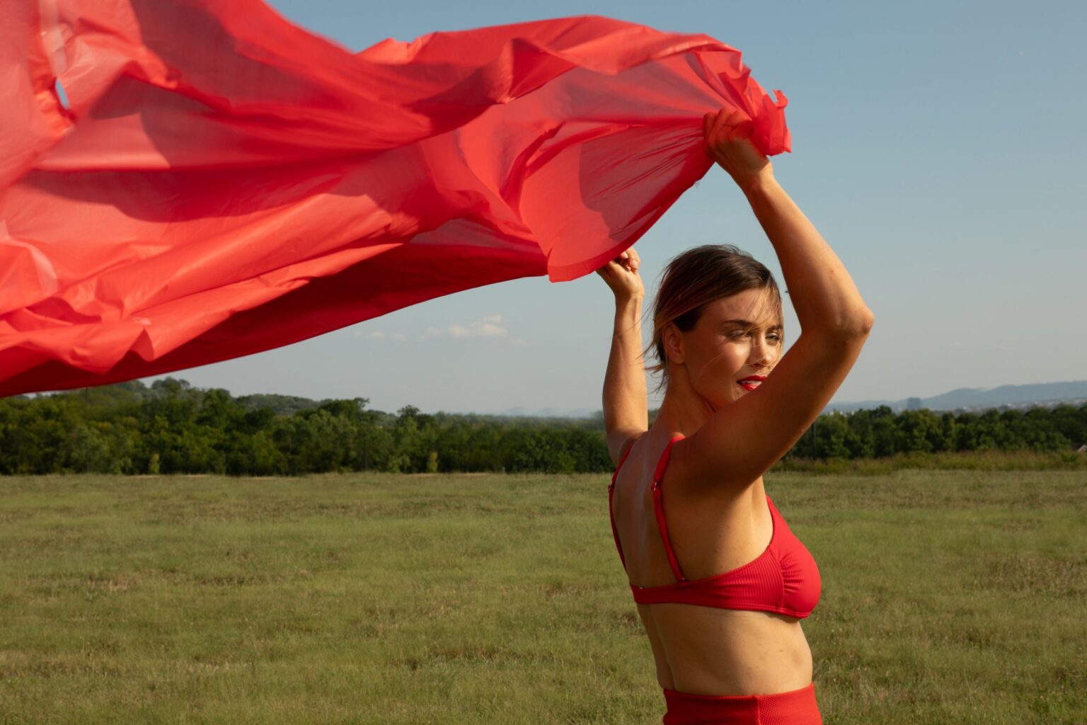 Interview: Jill Andrews Confronts the Darkness Head-On With ‘Big Feelings’ - Atwood Magazine