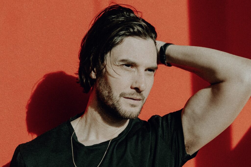 Interview: Ben Barnes on His Move from Screen to Stage, Authenticity as ...