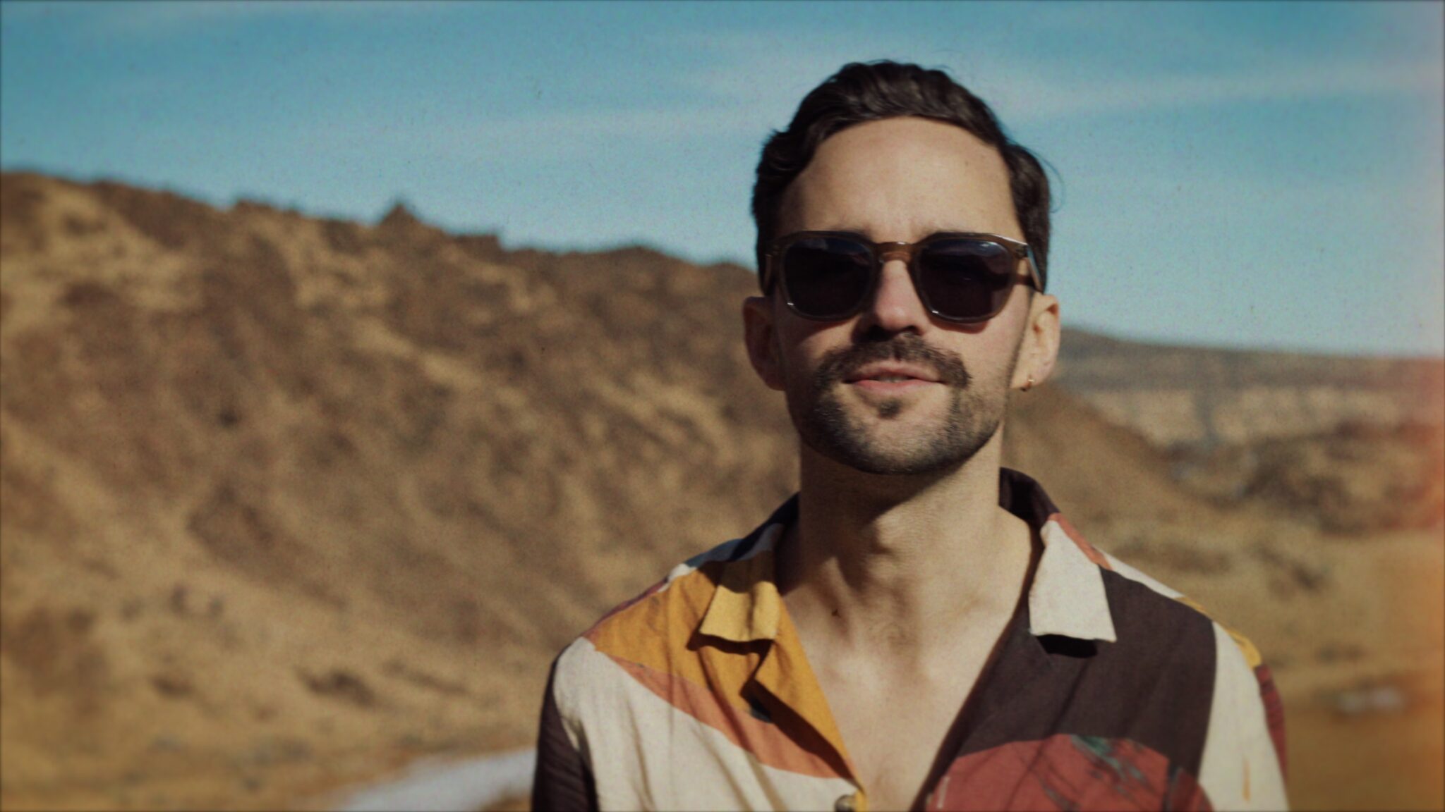 Interview: Gizmo Varillas Sees ‘The World in Colour,’ And So Can You ...