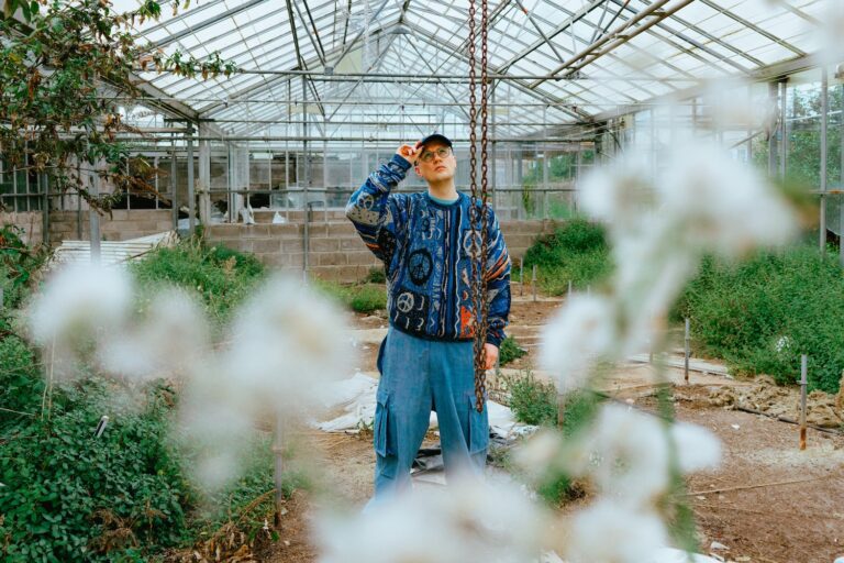 “Addictive, Melodic, & Dreamy”: Lowswimmer’s Ed Tullett Lets Go & Leans ...