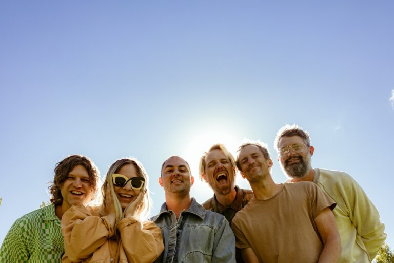 Interview: The Head and the Heart Let the Light in on ‘Aperture,’ an ...