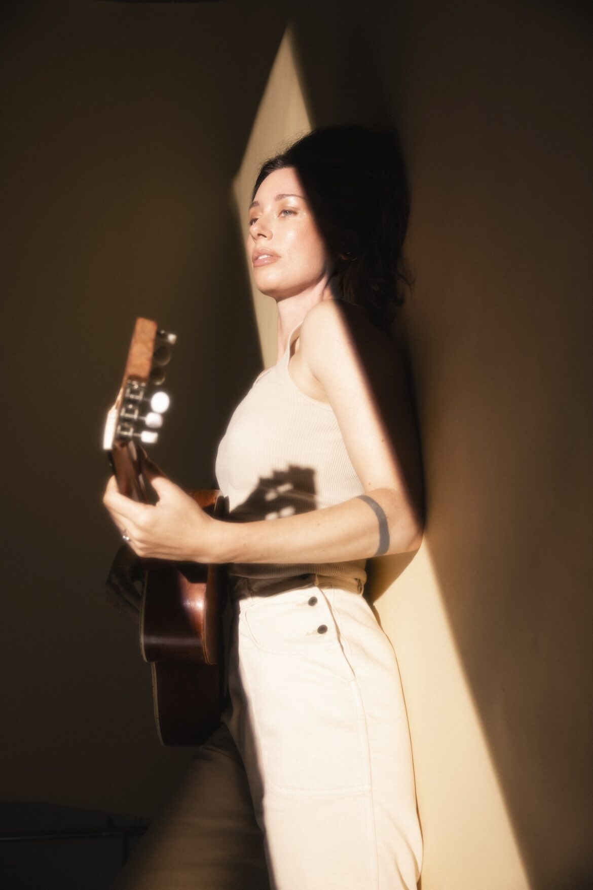 Interview: Lera Lynn Steps into Her Power on ‘Comic Book Cowboy ...