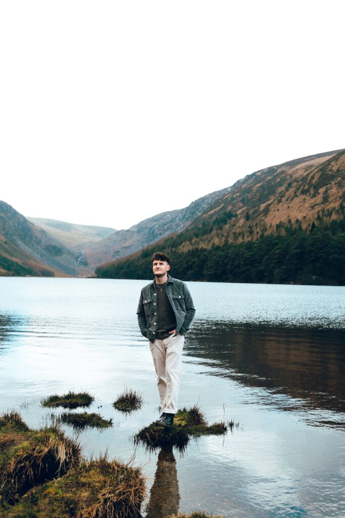Odhran Murphy Bares His Soul on Debut EP ‘Stuck in the Middle,’ a Folk ...